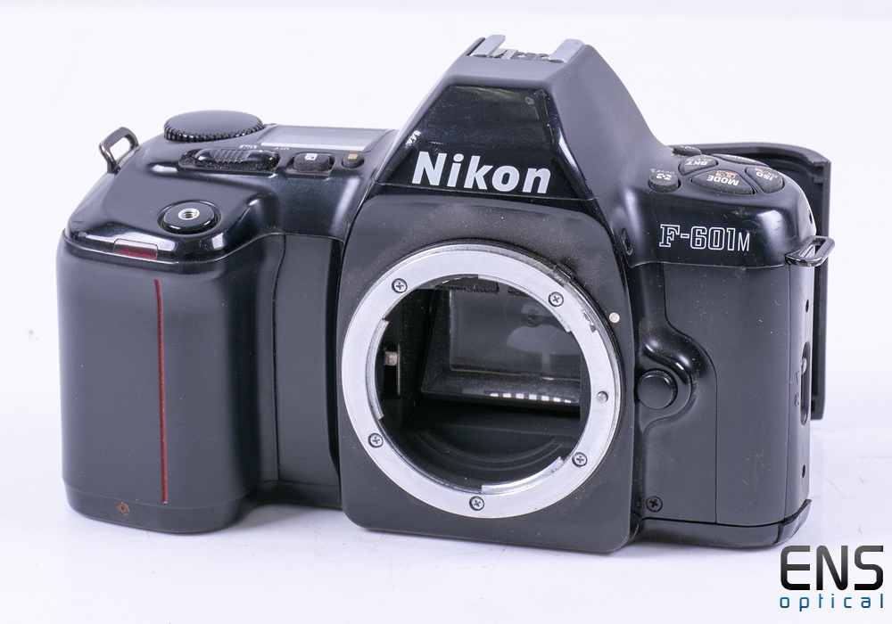 Nikon F-601m fotocamera reflex pellicola 38 mm solo corpo *risparmia*
